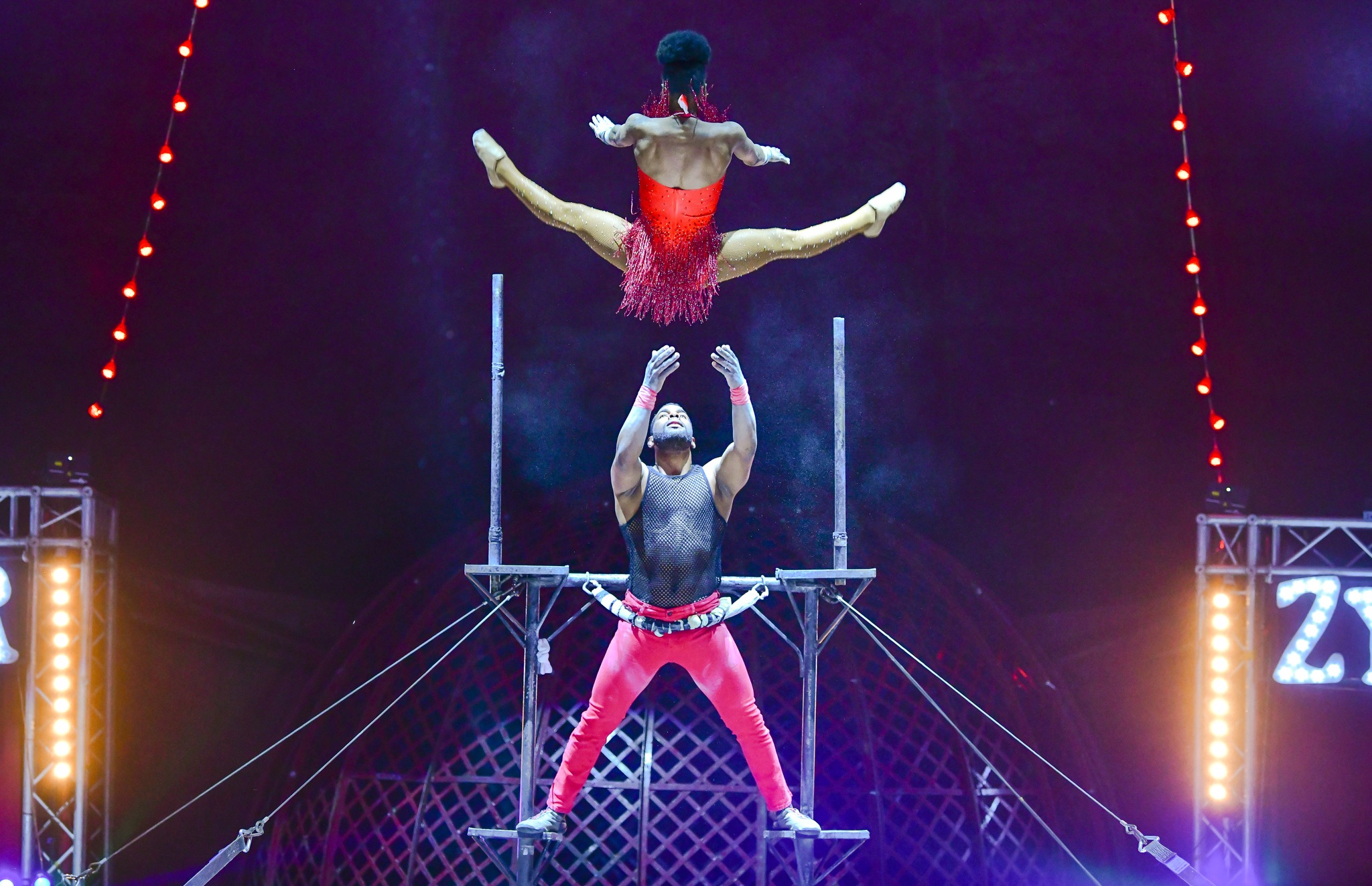 Circus Zyair - Visit Southend